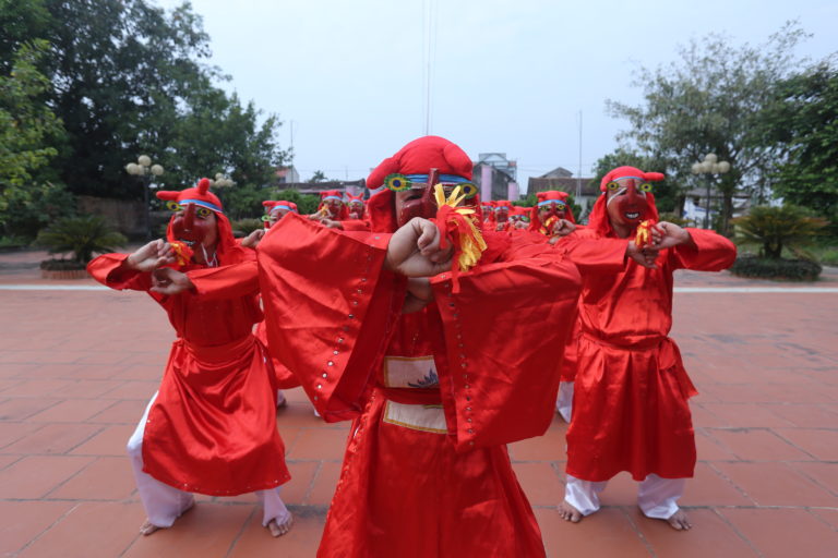 Xuan Pha's unique folk dances - Heritage Vietnam Airlines