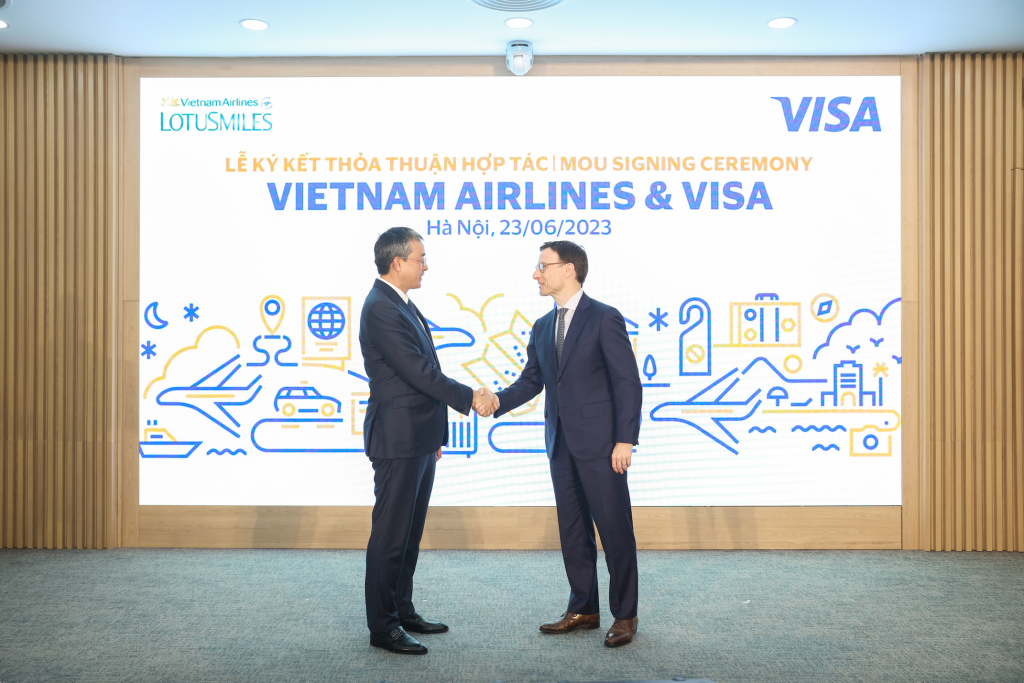 Vietnam Airlines signs Memorandum of Understanding with Visa, enhancing ...